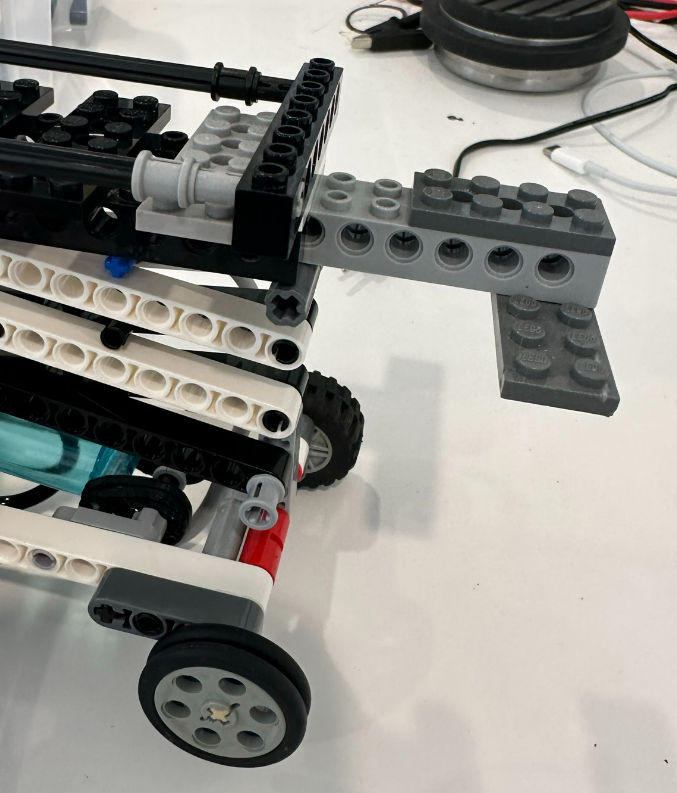 LEGO Robotics - Session 8 - Pneumatic Scissor Lift+ Coding - CreaterSpace